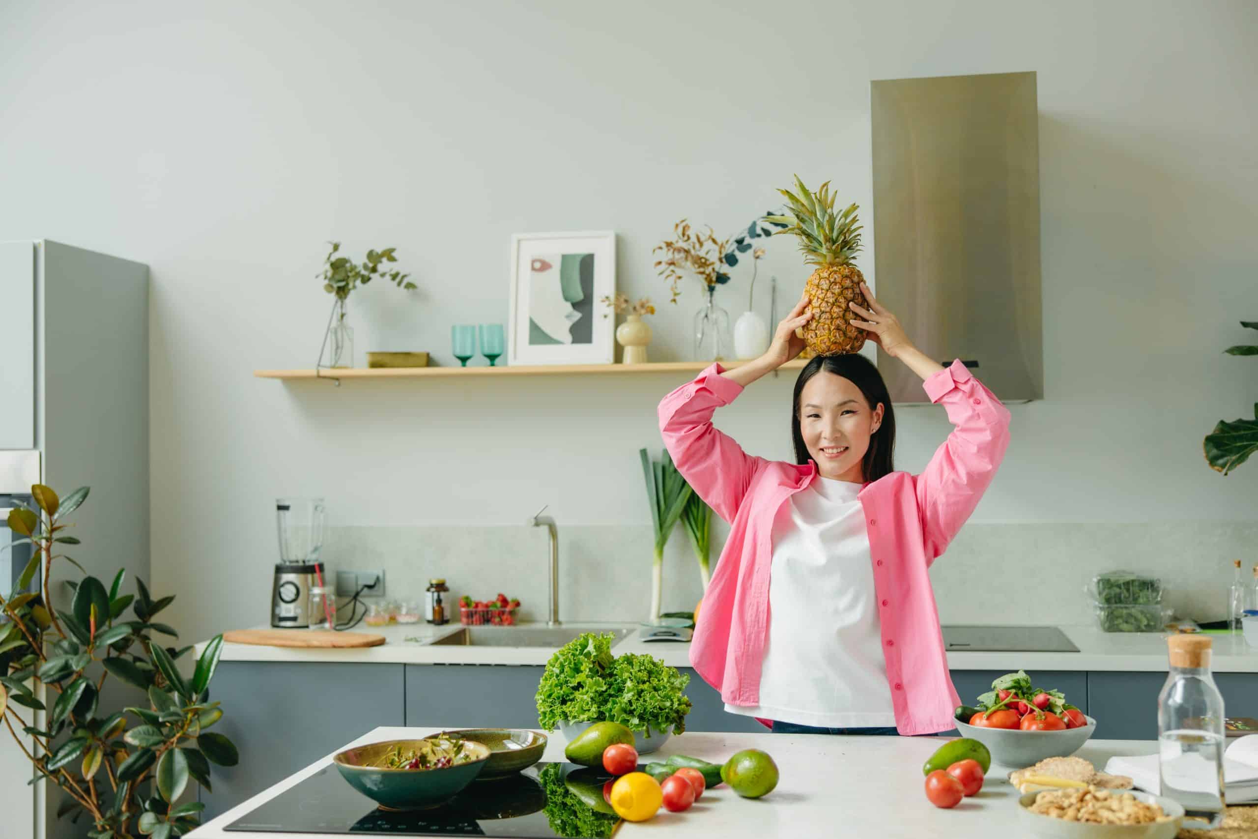 3 Ways To Eat Your Water - Pretty Girls Sweat